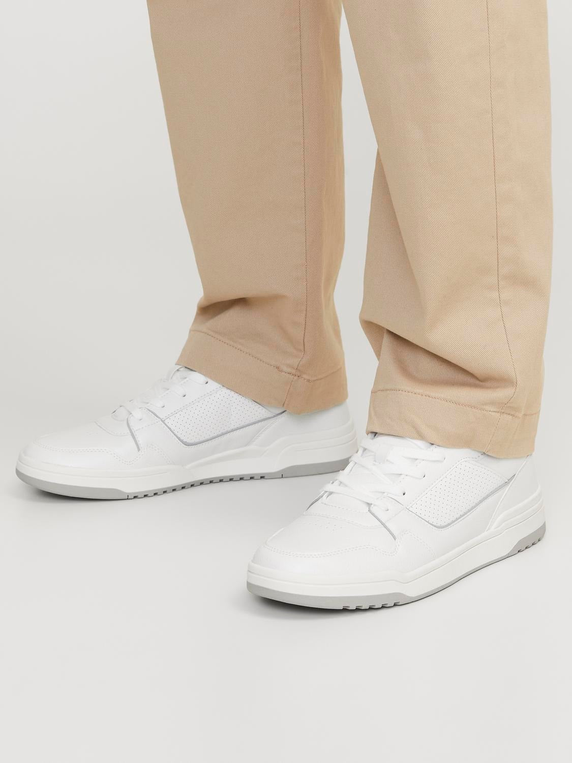 SNEAKERS – HERO STYLE